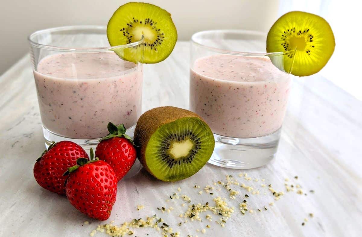 5 low FODMAP kiwi smoothie recipes for IBS - Andrea Senchuk Nutrition ...